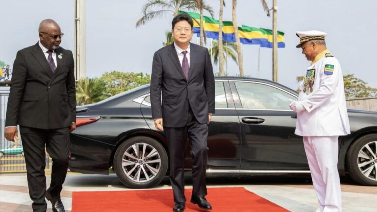 Diplomatie : qui est Zhou Ping, le nouvel ambassadeur de Chine au Gabon ...