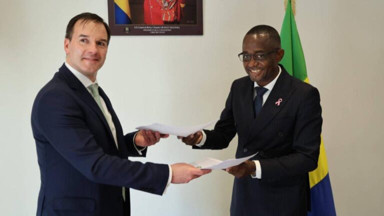 Gabon : l'Etat et British Petroleum signent un protocole d’accord pour ...